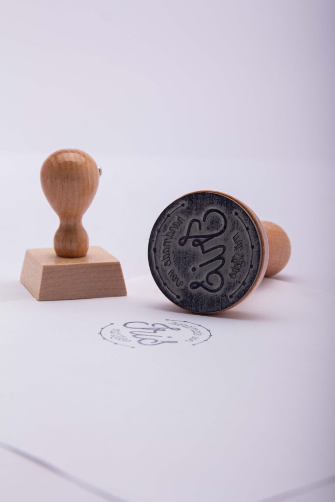 Stempel Mit Eigenem Logo Quadratisch Oder Rund Kaufen | Personalisiert ...